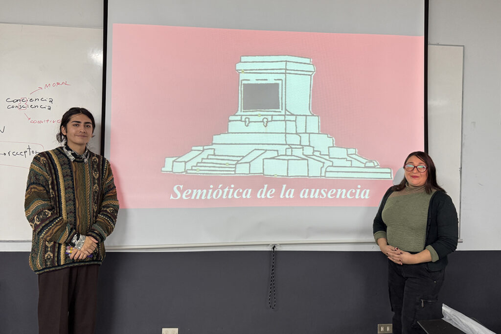 Alumni de Pedagogía en Castellano y Comunicación dicta clase magistral sobre semiótica de la ...